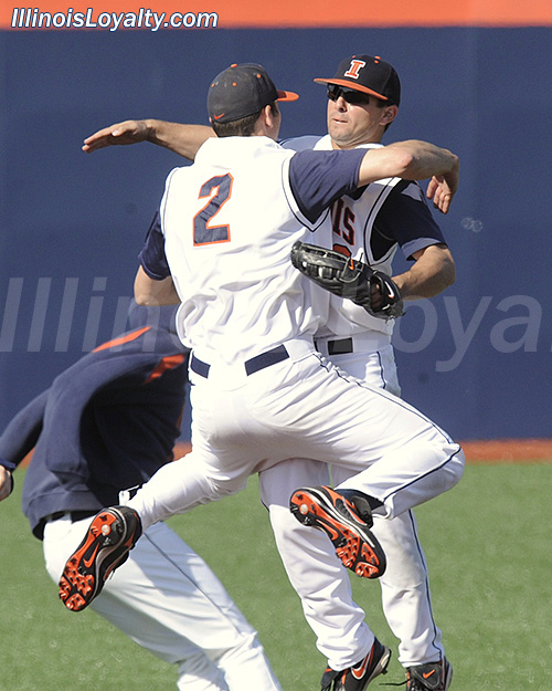 Illini baseball sweeps Akron